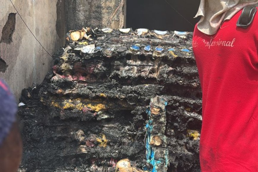 PICTORIAL: Fire guts Oyo market - The Issues Magazine