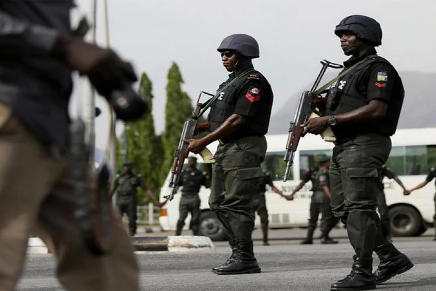 Police arrest 19-year-old, accomplices for robbery in Oyo - The Issues ...